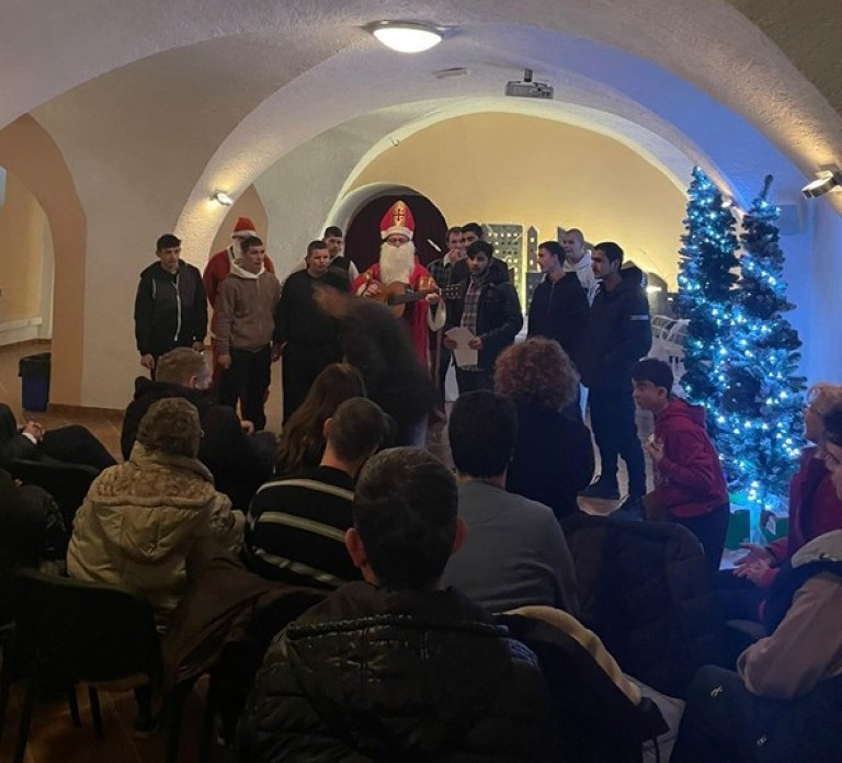 Domjenak „Stacionara i POU“ - Centar Lug